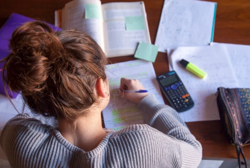 7 STRETCHES YOU CAN DO WHILE STUDYING – SpineAlign